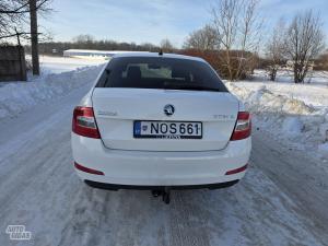 White Skoda Octavia 2016 in Kretinga, with an engine capacity of 1.60 L and mileage of 225 thousand km for 4900 €, photo 4 on AUTOMOTO.COM.LV