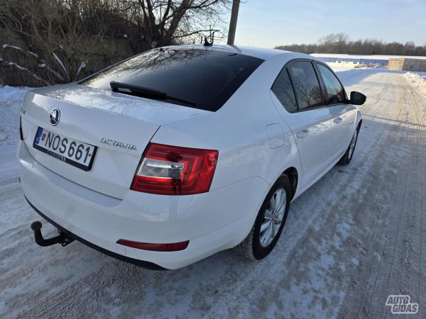 White Skoda Octavia 2016 in Kretinga, with an engine capacity of 1.60 L and mileage of 225 thousand km for 4900 €, photo 5 on AUTOMOTO.COM.LV