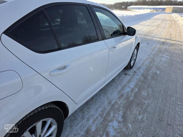 White Skoda Octavia 2016 in Kretinga, with an engine capacity of 1.60 L and mileage of 225 thousand km for 4900 €, photo 8 on AUTOMOTO.COM.LV