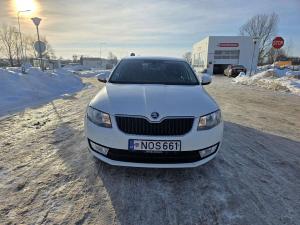 White Skoda Octavia 2016 in Kretinga, with an engine capacity of 1.60 L and mileage of 223 thousand km for 4950 €, photo 2 on AUTOMOTO.COM.LV