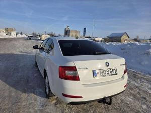 White Skoda Octavia 2016 in Kretinga, with an engine capacity of 1.60 L and mileage of 223 thousand km for 4950 €, photo 6 on AUTOMOTO.COM.LV