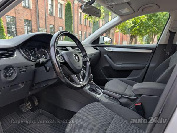 White Skoda Octavia 2016 in Tallinn, with an engine capacity of 1.80 L and mileage of 202 thousand km for 10990 €, photo 6 on AUTOMOTO.COM.LV