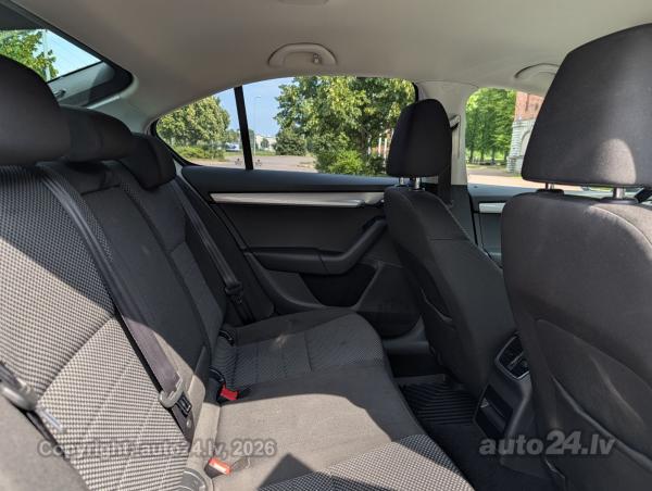 White Skoda Octavia 2016 in Tallinn, with an engine capacity of 1.80 L and mileage of 202 thousand km for 10990 €, photo 8 on AUTOMOTO.COM.LV