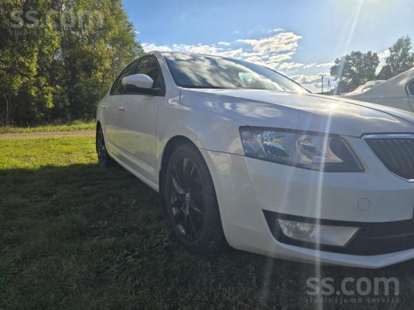 White Skoda Octavia 2016 in Rezekne, with an engine capacity of 1.60 L and mileage of 362 thousand km for 2500 €, photo 3 on AUTOMOTO.COM.LV