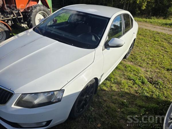 White Skoda Octavia 2016 in Rezekne, with an engine capacity of 1.60 L and mileage of 362 thousand km for 2500 €, photo 4 on AUTOMOTO.COM.LV