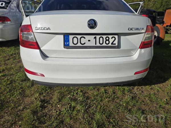 White Skoda Octavia 2016 in Rezekne, with an engine capacity of 1.60 L and mileage of 362 thousand km for 2500 €, photo 6 on AUTOMOTO.COM.LV