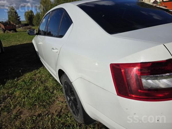 White Skoda Octavia 2016 in Rezekne, with an engine capacity of 1.60 L and mileage of 362 thousand km for 2500 €, photo 7 on AUTOMOTO.COM.LV