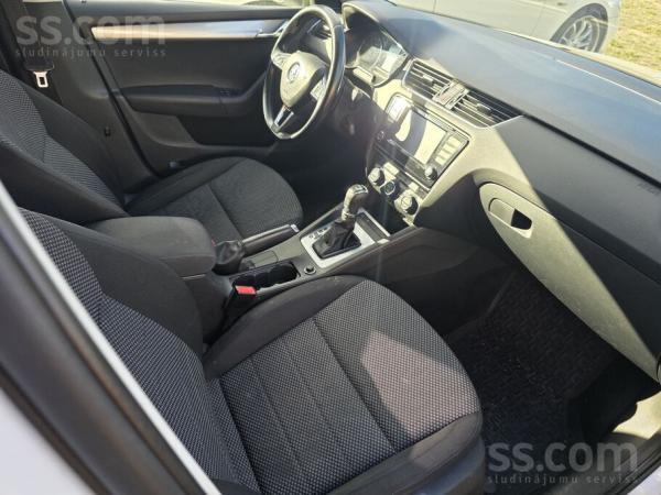 White Skoda Octavia 2016 in Rezekne, with an engine capacity of 1.60 L and mileage of 362 thousand km for 2500 €, photo 8 on AUTOMOTO.COM.LV