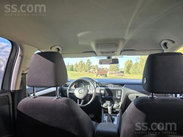 White Skoda Octavia 2016 in Rezekne, with an engine capacity of 1.60 L and mileage of 362 thousand km for 2500 €, photo 9 on AUTOMOTO.COM.LV
