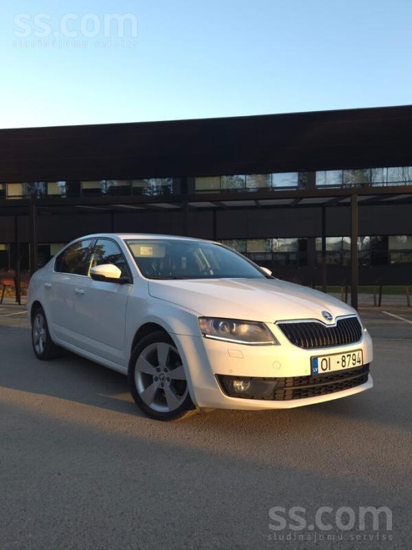White Skoda Octavia 2017 in Ogre, with an engine capacity of 1.60 L and mileage of 263 thousand km for 8850 €, photo 1 on AUTOMOTO.COM.LV