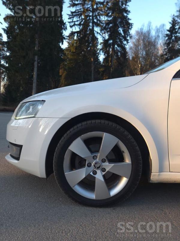 White Skoda Octavia 2017 in Ogre, with an engine capacity of 1.60 L and mileage of 263 thousand km for 8850 €, photo 2 on AUTOMOTO.COM.LV
