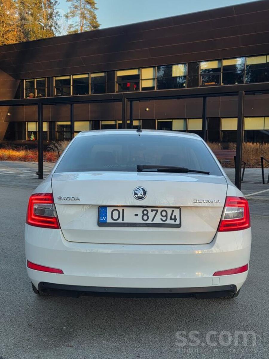 White Skoda Octavia 2017 in Ogre, with an engine capacity of 1.60 L and mileage of 263 thousand km for 8850 €, photo 7 on AUTOMOTO.COM.LV