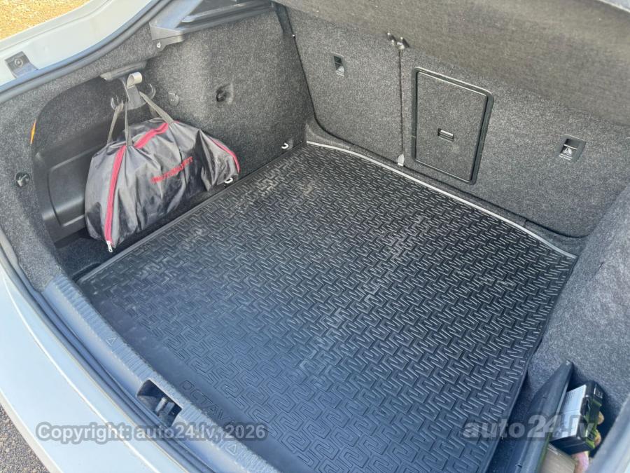 White Skoda Octavia 2017 in Tallinn, with an engine capacity of 1.80 L and mileage of 152 thousand km for 13500 €, photo 14 on AUTOMOTO.COM.LV