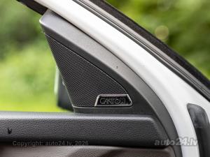 White Skoda Octavia 2017 in Tallinn, with an engine capacity of 1.80 L and mileage of 154 thousand km for 12500 €, photo 17 on AUTOMOTO.COM.LV