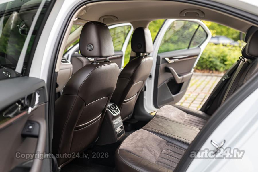 White Skoda Octavia 2017 in Tallinn, with an engine capacity of 1.80 L and mileage of 154 thousand km for 12500 €, photo 22 on AUTOMOTO.COM.LV