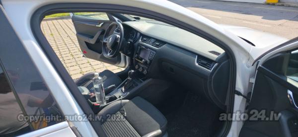 White Skoda Octavia 2017 in Tallinn, with an engine capacity of 2.00 L and mileage of 115 thousand km for 16500 €, photo 10 on AUTOMOTO.COM.LV