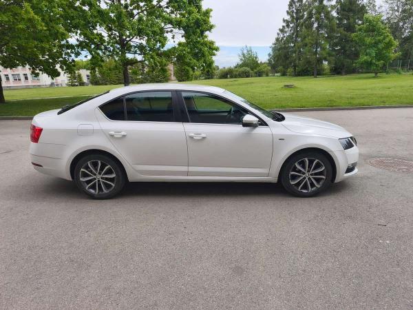 Balts Skoda Octavia 2017 Kauņa, ar dzinēja tilpumu 1.97 L un nobraukumu 251 tūkst. km par 8400 €, foto 3 vietnē AUTOMOTO.COM.LV