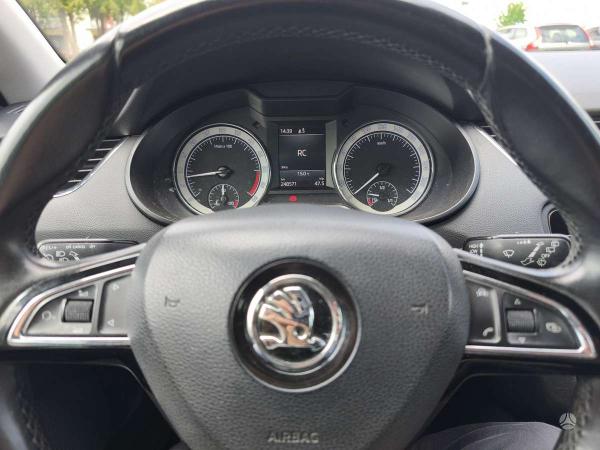 Balts Skoda Octavia 2017 Kauņa, ar dzinēja tilpumu 1.97 L un nobraukumu 251 tūkst. km par 8400 €, foto 7 vietnē AUTOMOTO.COM.LV