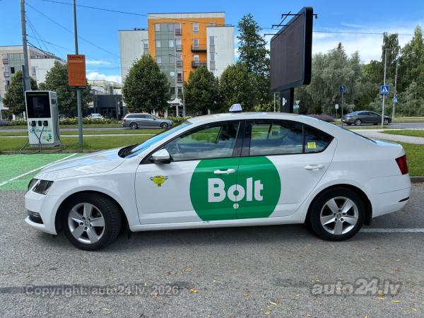 White Skoda Octavia 2018 in Tallinn, with an engine capacity of 1.00 L and mileage of 338 thousand km for 4490 €, photo 2 on AUTOMOTO.COM.LV