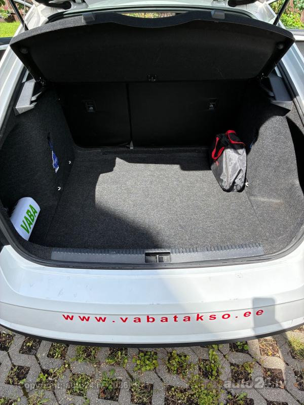 White Skoda Octavia 2018 in Tallinn, with an engine capacity of 1.00 L and mileage of 338 thousand km for 4490 €, photo 6 on AUTOMOTO.COM.LV