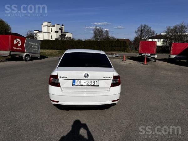 White Skoda Octavia 2018 in Riga, with an engine capacity of 1.60 L and mileage of 358 thousand km for 5900 €, photo 8 on AUTOMOTO.COM.LV