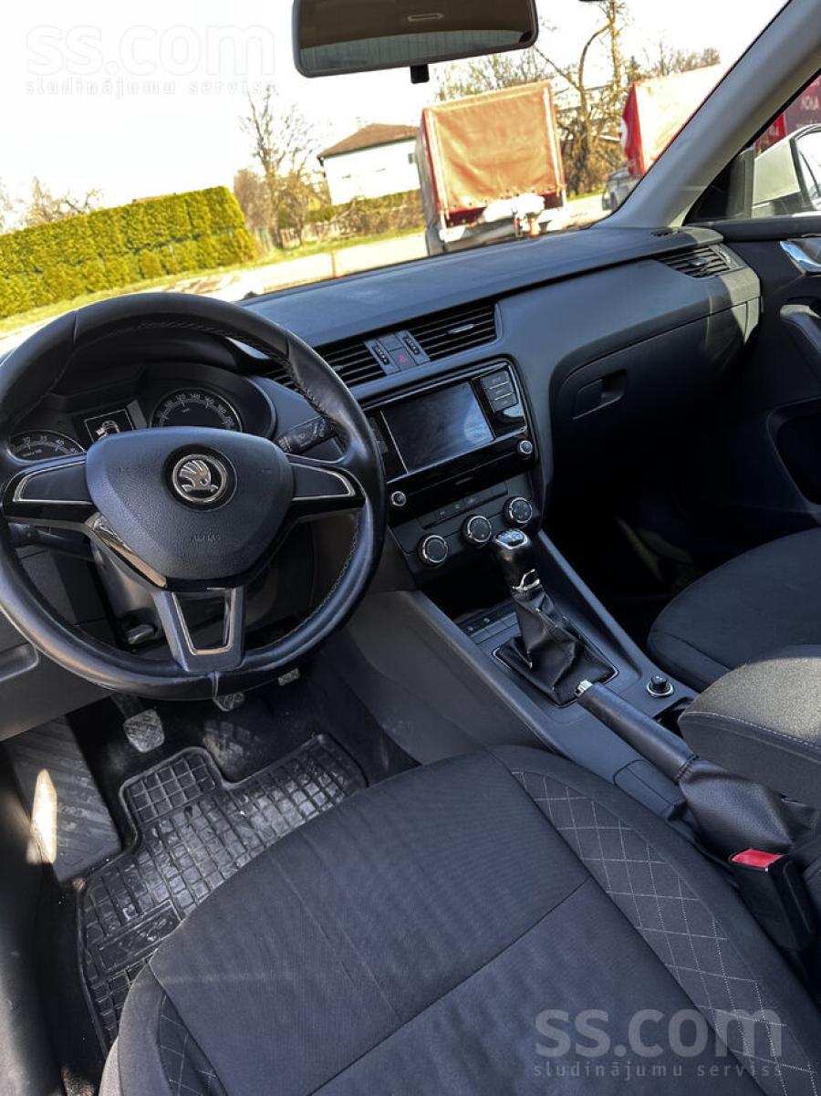 Balts Skoda Octavia 2018 Rīga, ar dzinēja tilpumu 1.60 L un nobraukumu 358 tūkst. km par 5900 €, foto 10 vietnē AUTOMOTO.COM.LV