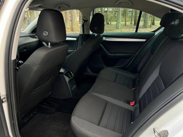 Balts Skoda Octavia 2018 Rīga, ar dzinēja tilpumu 1.60 L un nobraukumu 136 tūkst. km par 9950 €, foto 6 vietnē AUTOMOTO.COM.LV
