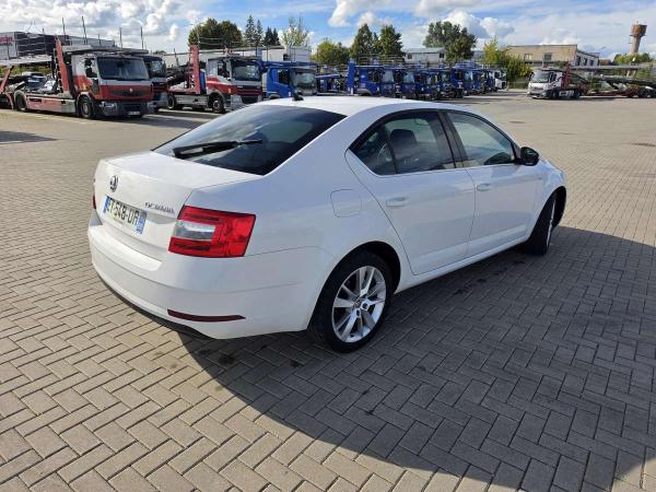 Balts Skoda Octavia 2018 Tauragė, ar dzinēja tilpumu 1.60 L un nobraukumu 260 tūkst. km par 6900 €, foto 4 vietnē AUTOMOTO.COM.LV