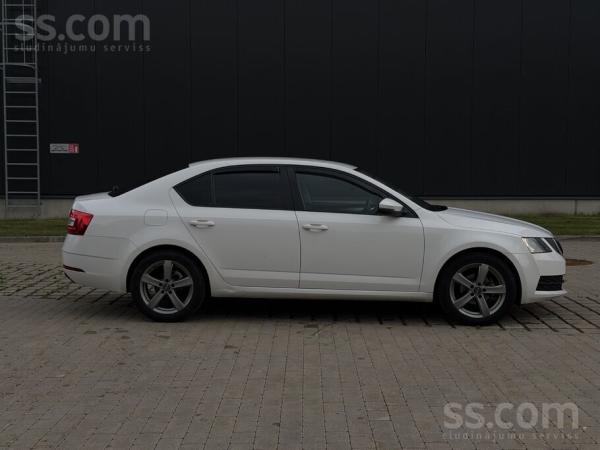 White Skoda Octavia 2018 in Riga, with an engine capacity of 1.60 L and mileage of 270 thousand km for 8600 €, photo 5 on AUTOMOTO.COM.LV