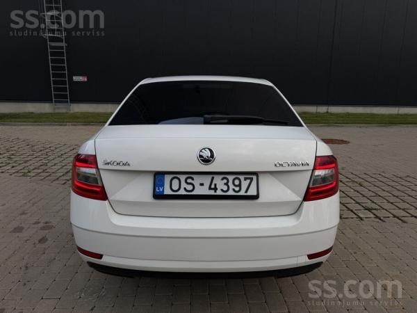 White Skoda Octavia 2018 in Riga, with an engine capacity of 1.60 L and mileage of 270 thousand km for 8600 €, photo 7 on AUTOMOTO.COM.LV
