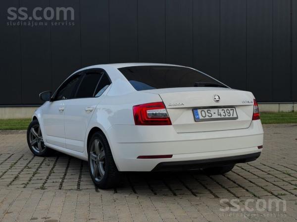 White Skoda Octavia 2018 in Riga, with an engine capacity of 1.60 L and mileage of 270 thousand km for 8600 €, photo 8 on AUTOMOTO.COM.LV