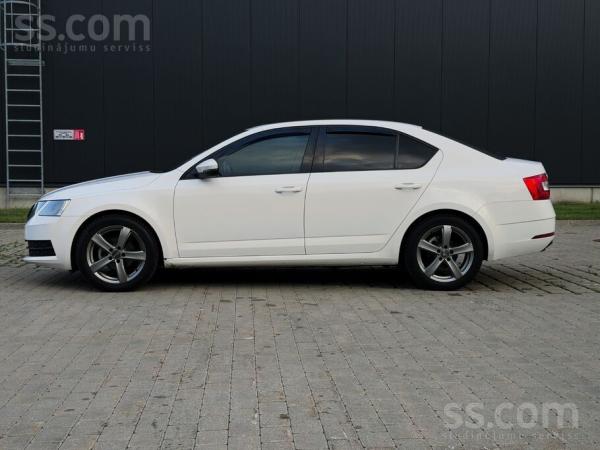 White Skoda Octavia 2018 in Riga, with an engine capacity of 1.60 L and mileage of 270 thousand km for 8600 €, photo 9 on AUTOMOTO.COM.LV