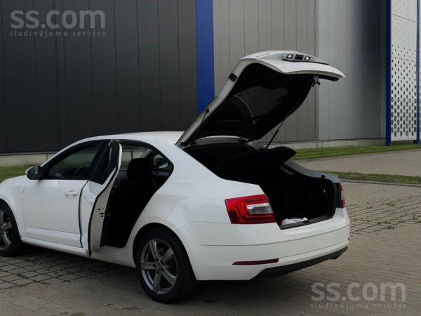 White Skoda Octavia 2018 in Riga, with an engine capacity of 1.60 L and mileage of 270 thousand km for 8600 €, photo 10 on AUTOMOTO.COM.LV