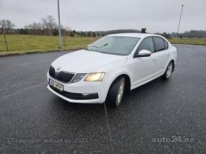 White Skoda Octavia 2019 in Tallinn, with an engine capacity of 1.00 L and mileage of 82 thousand km for 8400 €, photo 5 on AUTOMOTO.COM.LV