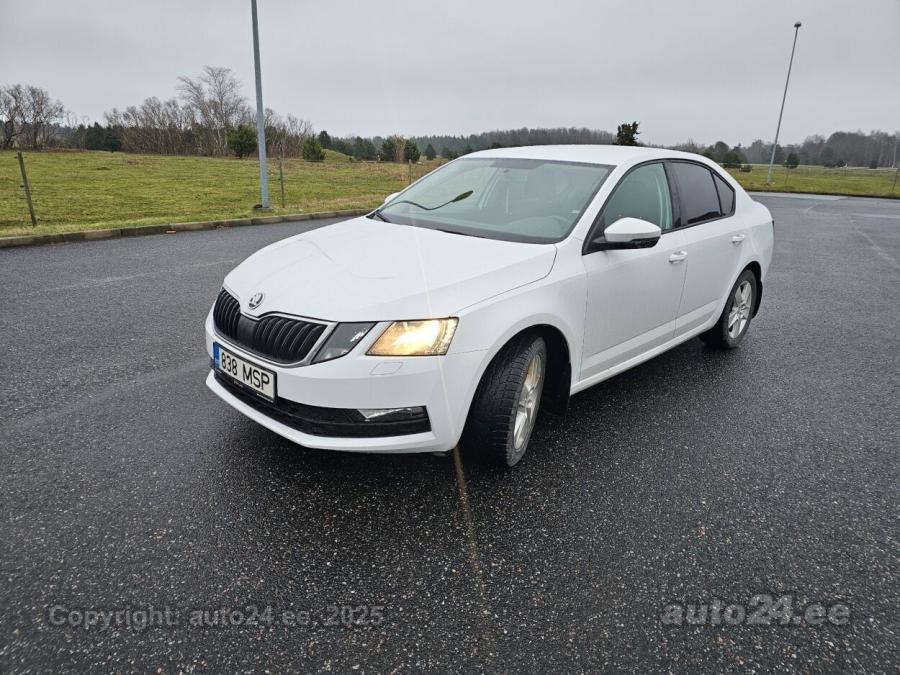 White Skoda Octavia 2019 in Tallinn, with an engine capacity of 1.00 L and mileage of 82 thousand km for 8400 €, photo 5 on AUTOMOTO.COM.LV