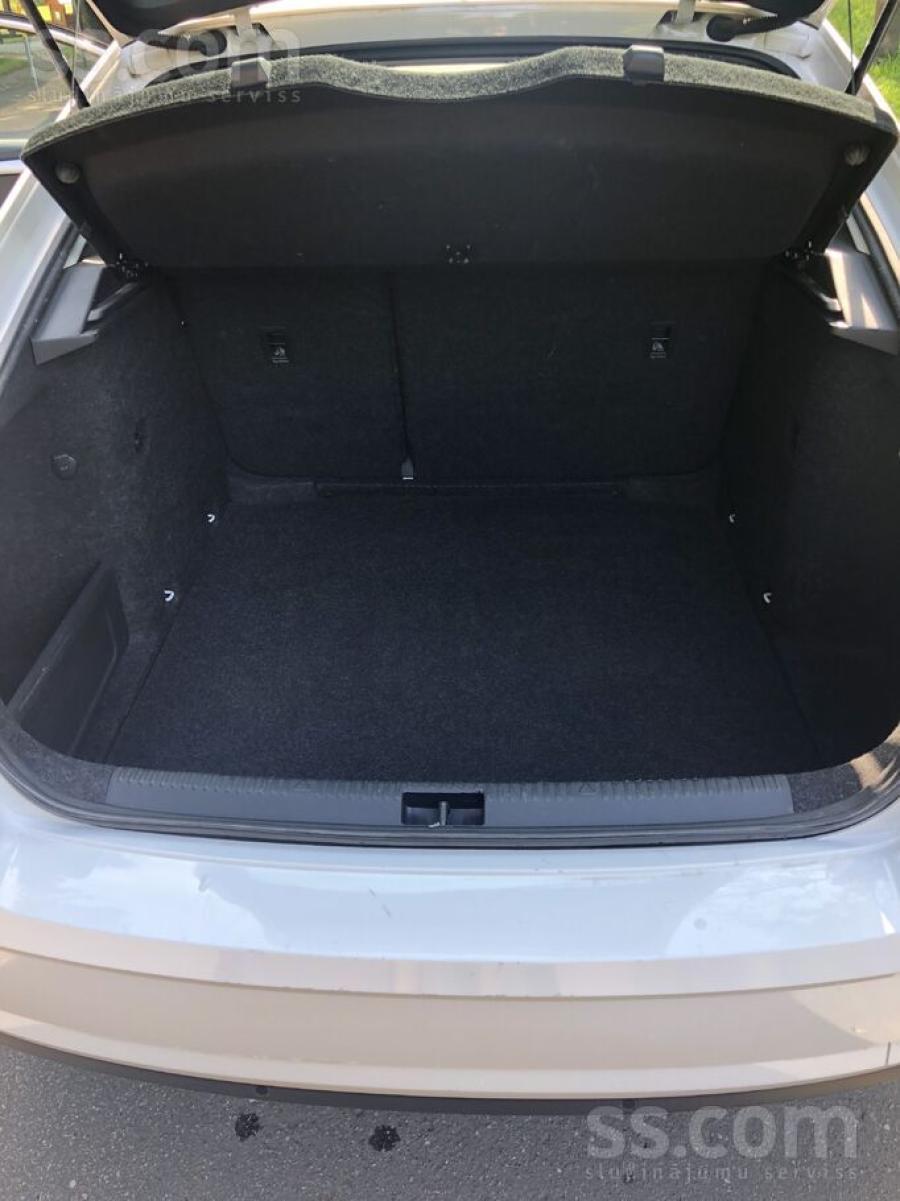 White Skoda Octavia 2019 in Riga, with an engine capacity of 1.60 L and mileage of 211 thousand km for 8700 €, photo 9 on AUTOMOTO.COM.LV
