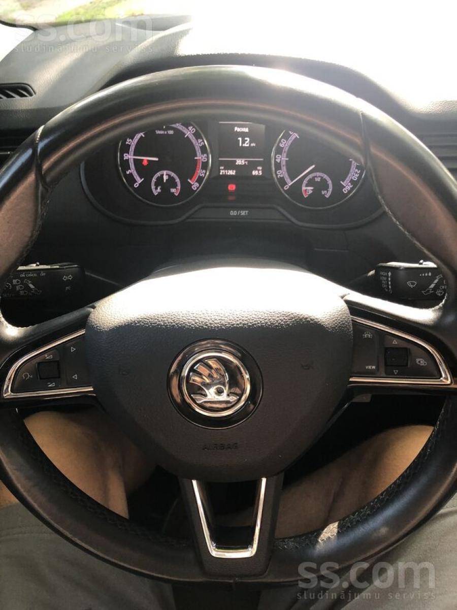 White Skoda Octavia 2019 in Riga, with an engine capacity of 1.60 L and mileage of 211 thousand km for 8700 €, photo 10 on AUTOMOTO.COM.LV