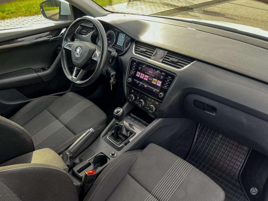 Balts Skoda Octavia 2019 Širvintos, ar dzinēja tilpumu 1.60 L un nobraukumu 194 tūkst. km par 9800 €, foto 19 vietnē AUTOMOTO.COM.LV