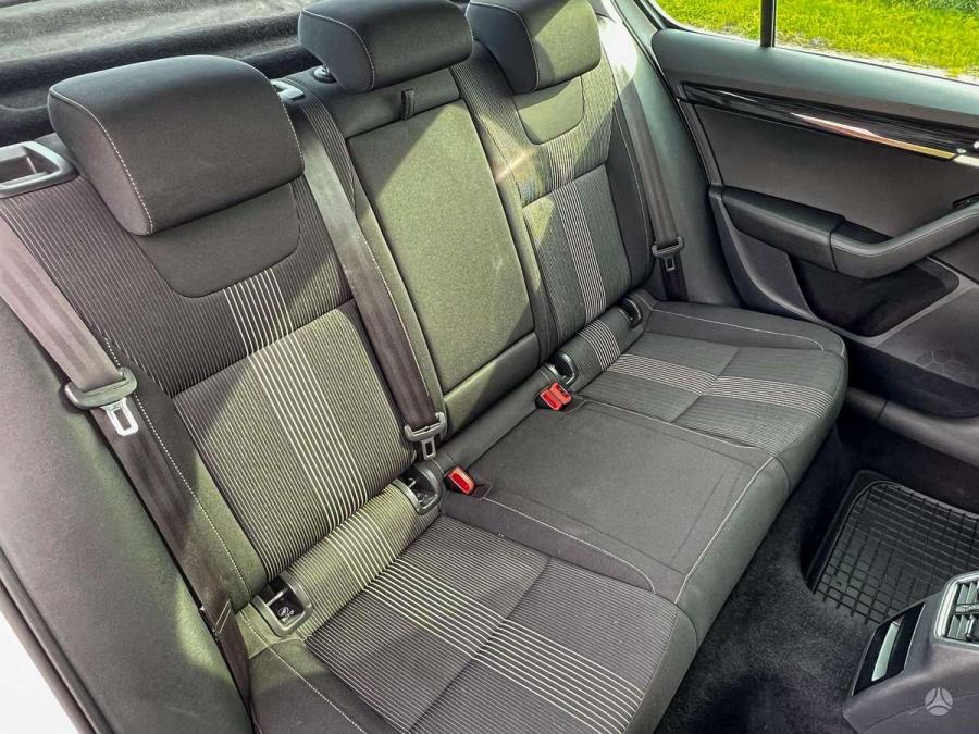 Balts Skoda Octavia 2019 Širvintos, ar dzinēja tilpumu 1.60 L un nobraukumu 194 tūkst. km par 9800 €, foto 21 vietnē AUTOMOTO.COM.LV