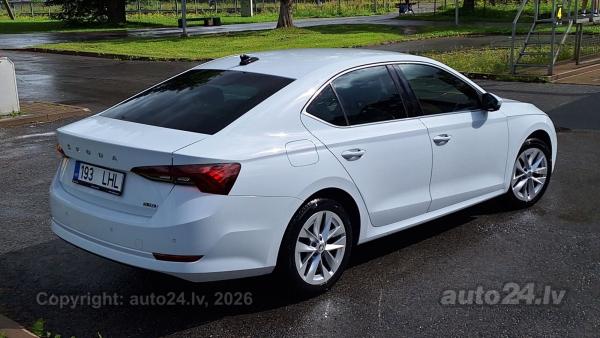 White Skoda Octavia 2020 in Johvi, with an engine capacity of 1.50 L and mileage of 101 thousand km for 15999 €, photo 2 on AUTOMOTO.COM.LV
