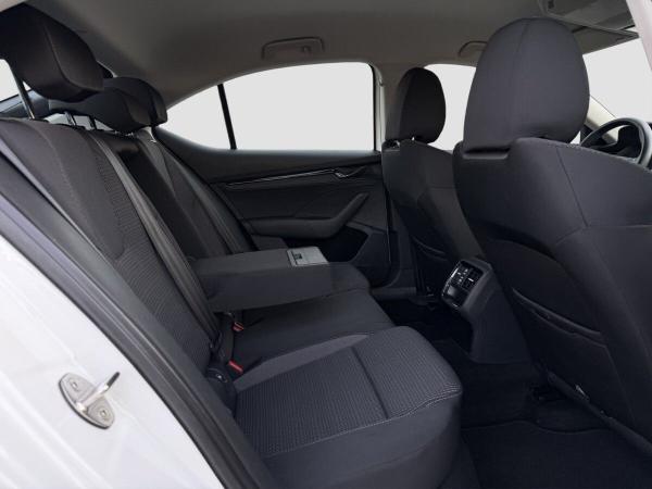 White Skoda Octavia 2020 in Parnu, with an engine capacity of 2.00 L and mileage of 132 thousand km for 15900 €, photo 7 on AUTOMOTO.COM.LV
