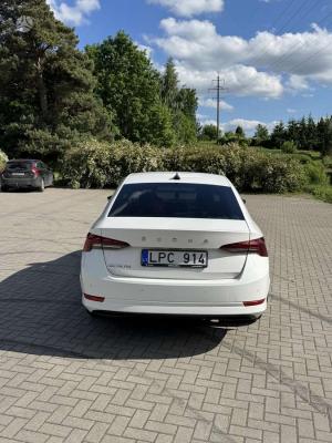 White Skoda Octavia 2020 in Vilnius, with an engine capacity of 1.97 L and mileage of 128 thousand km for 16000 €, photo 3 on AUTOMOTO.COM.LV
