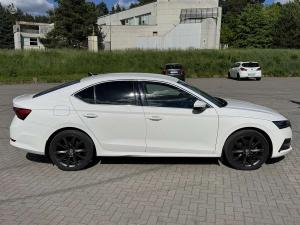 White Skoda Octavia 2020 in Vilnius, with an engine capacity of 1.97 L and mileage of 128 thousand km for 16000 €, photo 5 on AUTOMOTO.COM.LV