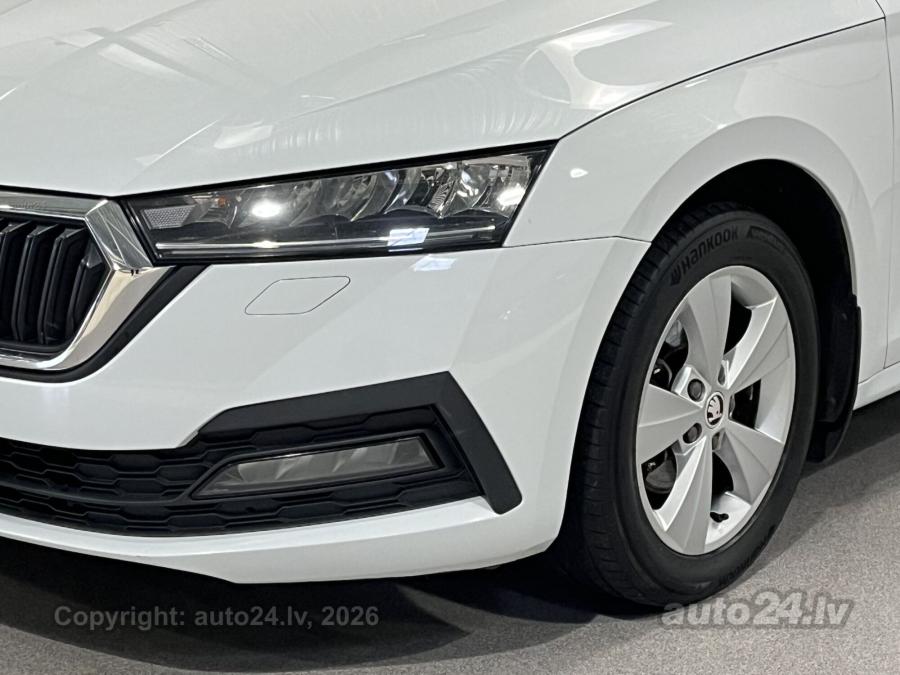 White Skoda Octavia 2020 in Tallinn, with an engine capacity of 2.00 L and mileage of 162 thousand km for 15900 €, photo 21 on AUTOMOTO.COM.LV