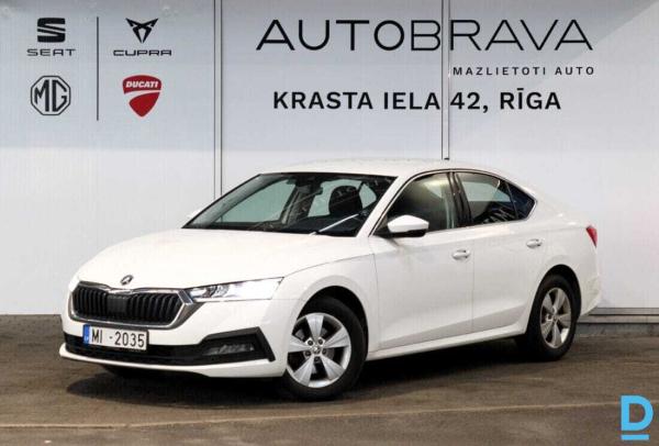 White Skoda Octavia 2021 in Riga, with an engine capacity of 2.00 L and mileage of 79 thousand km for 15100 €, photo 1 on AUTOMOTO.COM.LV