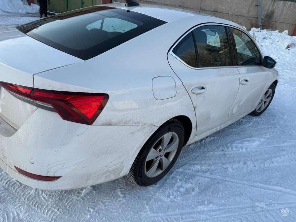 White Skoda Octavia 2021 in Klaipeda, with an engine capacity of 1.97 L and mileage of 162 thousand km for 13915 €, photo 4 on AUTOMOTO.COM.LV