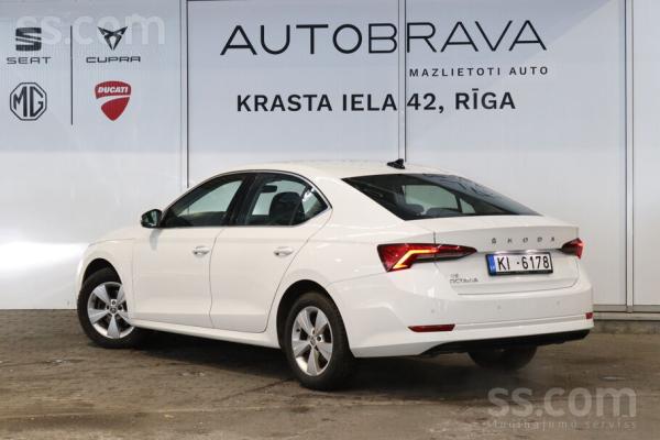 White Skoda Octavia 2021 in Riga, with an engine capacity of 2.00 L and mileage of 98 thousand km for 14800 €, photo 8 on AUTOMOTO.COM.LV