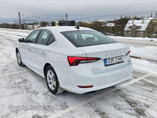 Balts Skoda Octavia 2021 Tallina, ar dzinēja tilpumu 1.00 L un nobraukumu 116 tūkst. km par 14990 €, foto 4 vietnē AUTOMOTO.COM.LV