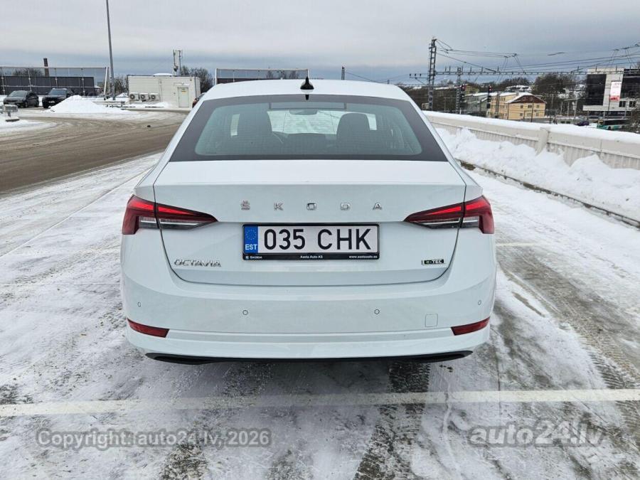 White Skoda Octavia 2021 in Tallinn, with an engine capacity of 1.00 L and mileage of 116 thousand km for 14990 €, photo 5 on AUTOMOTO.COM.LV