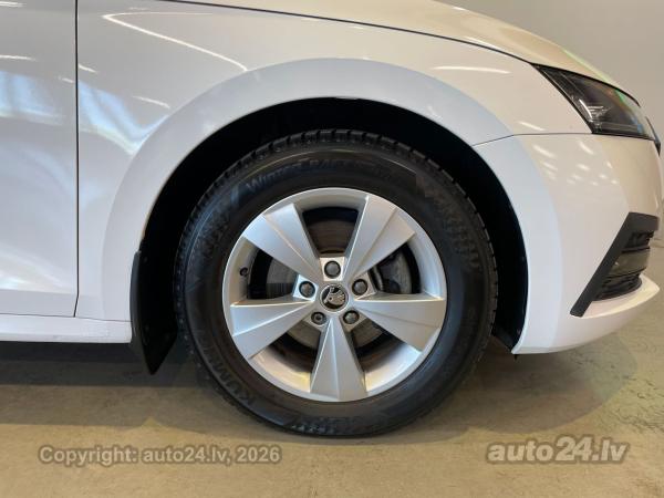 Balts Skoda Octavia 2021 Tallina, ar dzinēja tilpumu 1.50 L un nobraukumu 69 tūkst. km par 16990 €, foto 5 vietnē AUTOMOTO.COM.LV